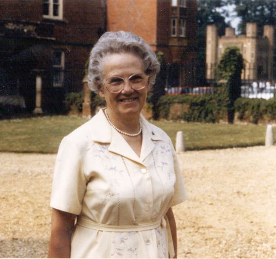 Helen Roseveare - a Living Sacrifice | Mary Walker